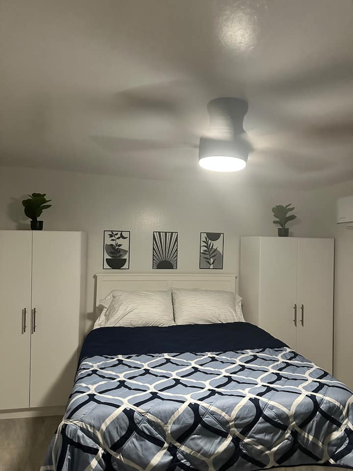 #1 Private Modern Suite W Driveway Parking - Phoenix, AZ