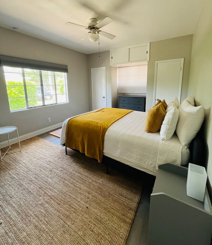 Quiet Studio In Downtown. Apartment B - New Port Richey, FL