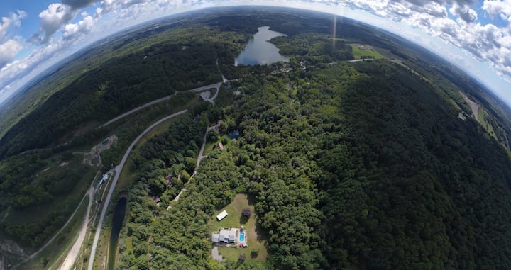 Forest Retreat | Pool, Bbq & Fall Colors - Port Perry