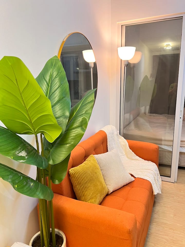 Cozy Condo Near Makati Central Business District - Manila