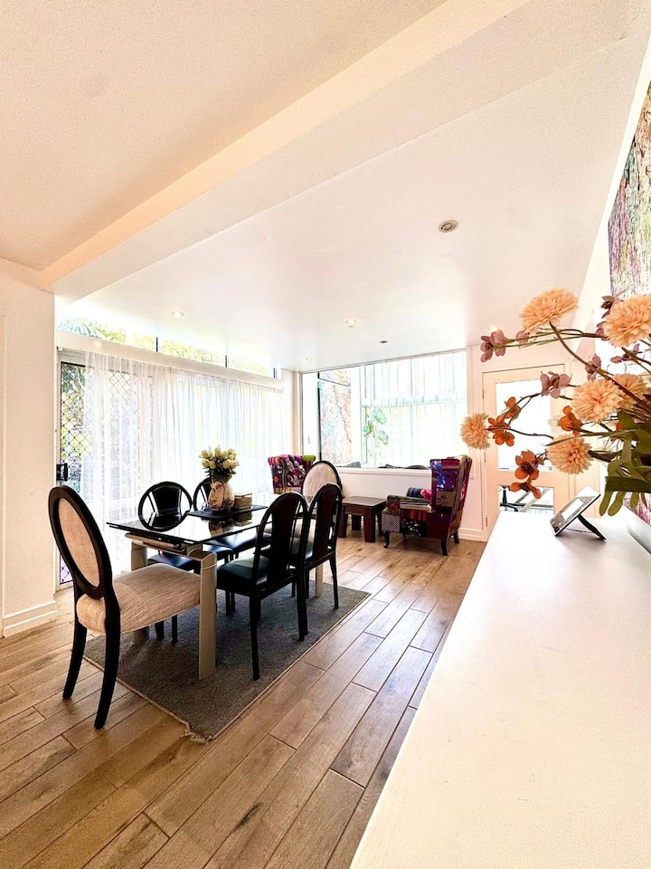 Peaceful Woodland Suite - Springwood