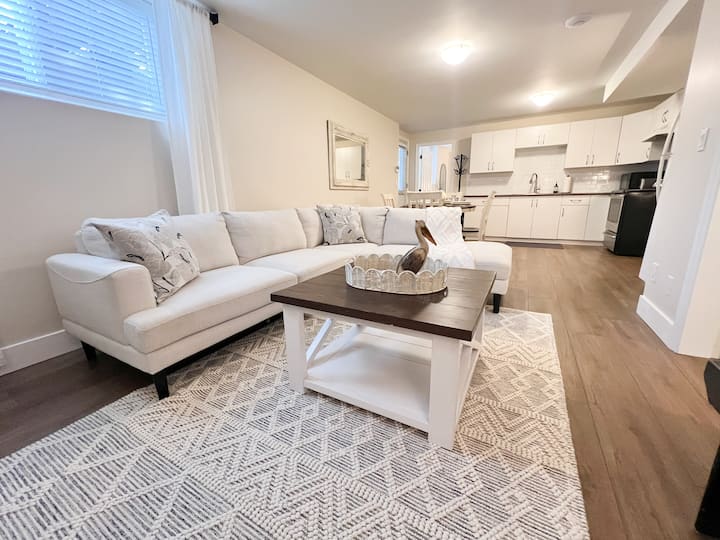 Langley Executive Suite 2b/1ba Close To Lec - Langley