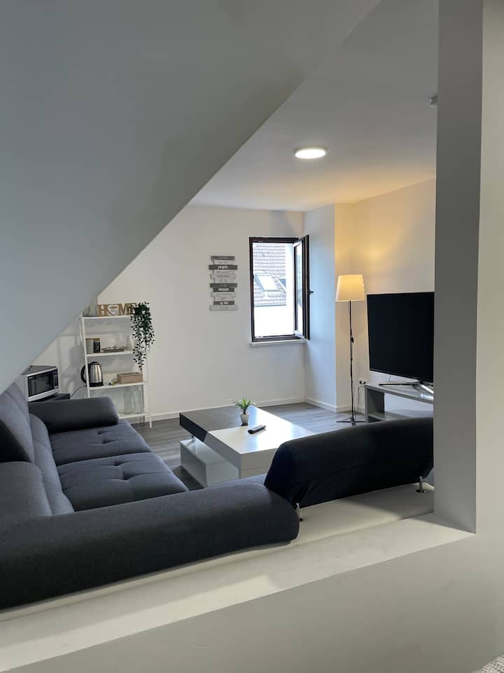 Homeberg Duisburg – Fine 3 Rooms, 4 Beds, 60 Sqm - Duisburg