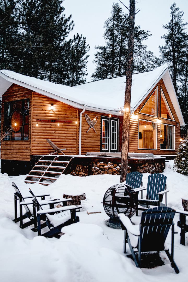 Welcome To 𝘞𝘩𝘪𝘴𝘱𝘦𝘳𝘪𝘯𝘨 𝘗𝘪𝘯𝘦𝘓𝘰𝘥𝘨𝘦 - Manitoba