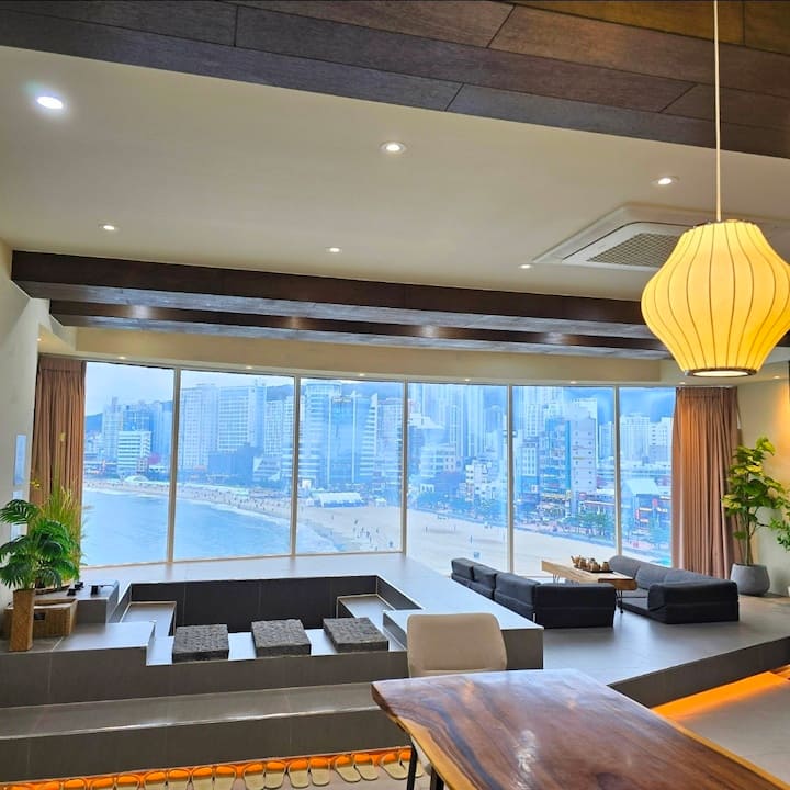 부산의 집/광안리 해변 앞/통창오션뷰/특가중 기준10~22인/독채/전망,위치,청결 Good - Busan