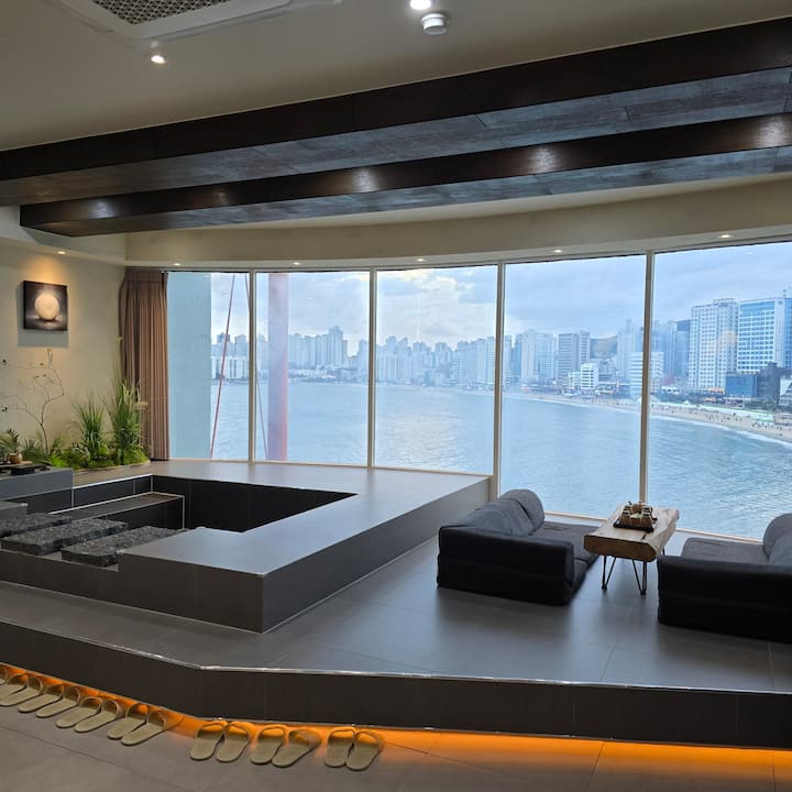 부산 바다#독채#광안리 해수욕장 바로 앞#가족,친구,단체 가성비 펜션#노래방#자쿠지#안마기 - Busan