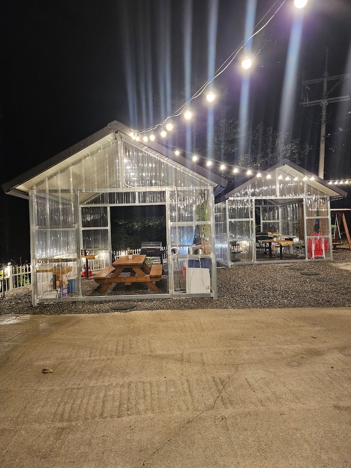 103호36평독채
방4욕실3
하조대20분
연어송이축제
설악단풍
청정공기
바다낙시
대가족할인 - Yangyang