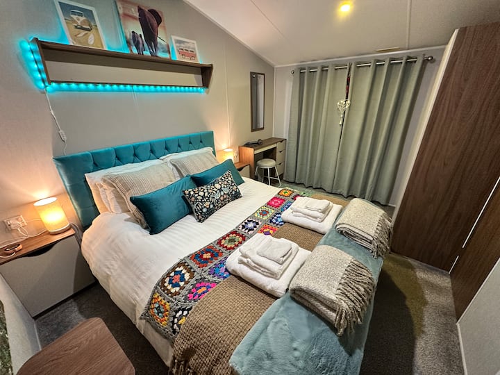 Brand-new 6‑berth Lodge – Private Corner Spot - Bournemouth