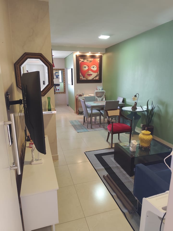 Apto De Um Quarto No Centro E Com Garagem. - Goiânia