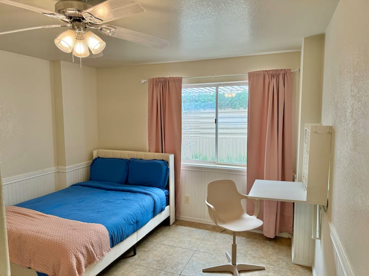 Intimate Private Room In Chandler - Chandler, AZ