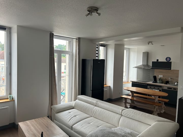 Charment T3 Avec Balcon - Baume-les-Messieurs
