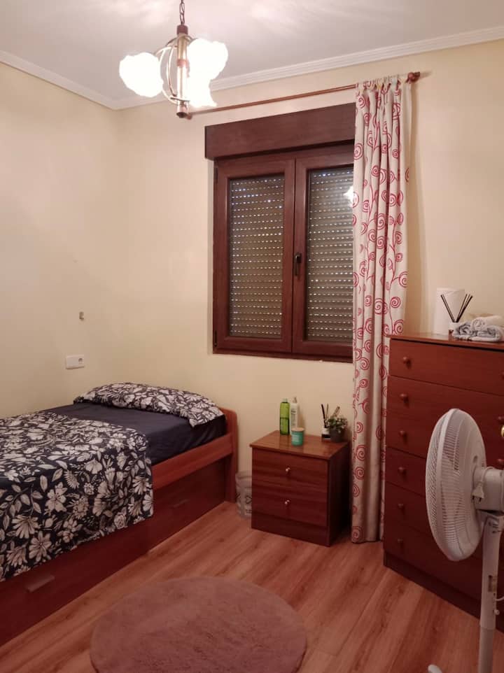 Habitación En Zona Alta - Ponferrada