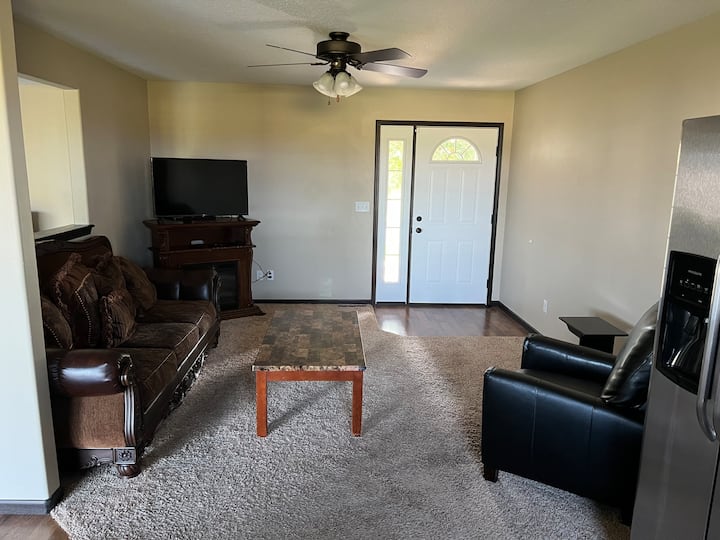 4 Bed 3.5 Bath 2 Car Whole Space - Cedar Rapids, IA