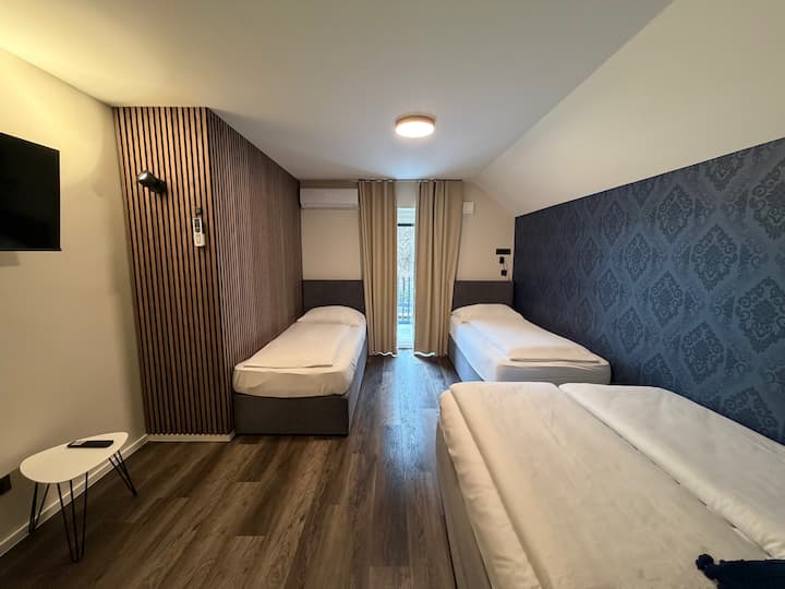 Peaceful Lake Retreat *Hotel Zbilje* - Kranj