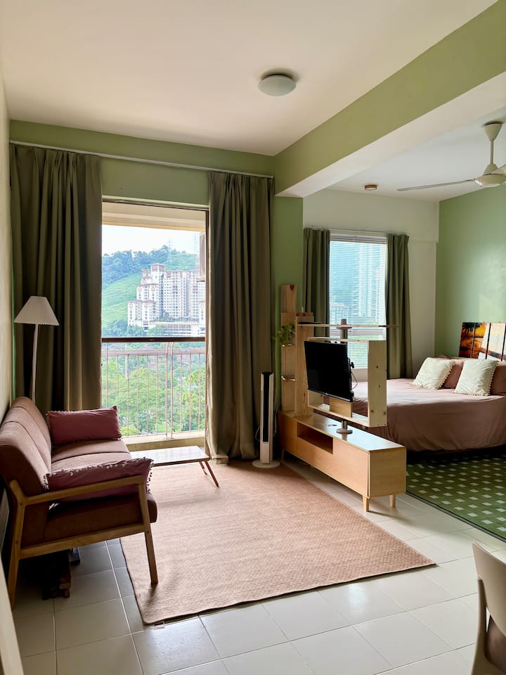 Cozy Green Studio With Balcony Near Ikea Damansara - Petaling Jaya