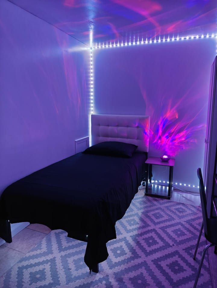 Cozy Room W/bath In Center City - Philadelphia, PA