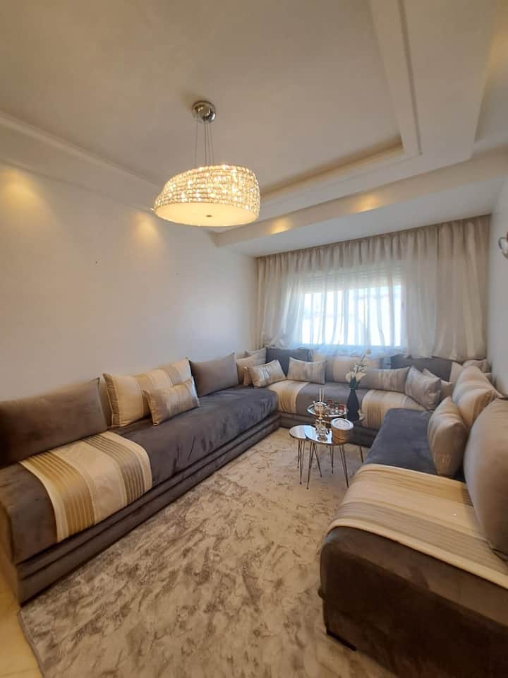 Paisible Appartement Proche De Gare Tgv - Tangier