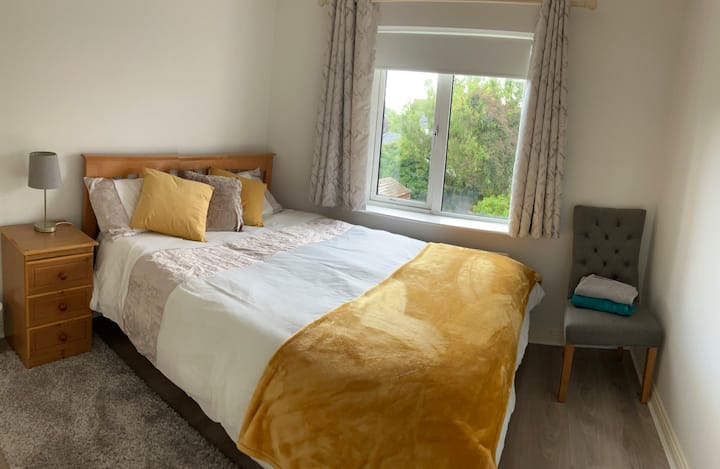 Double Bedroom With Kingsize Bd - Westport