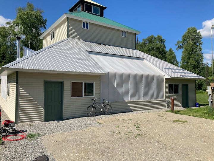 Jt’s House In A Greenhouse - Talkeetna, AK