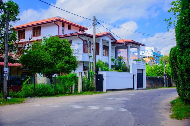 Senvilla[familypad]
Cozy&classyhome Away From Home - Colombo