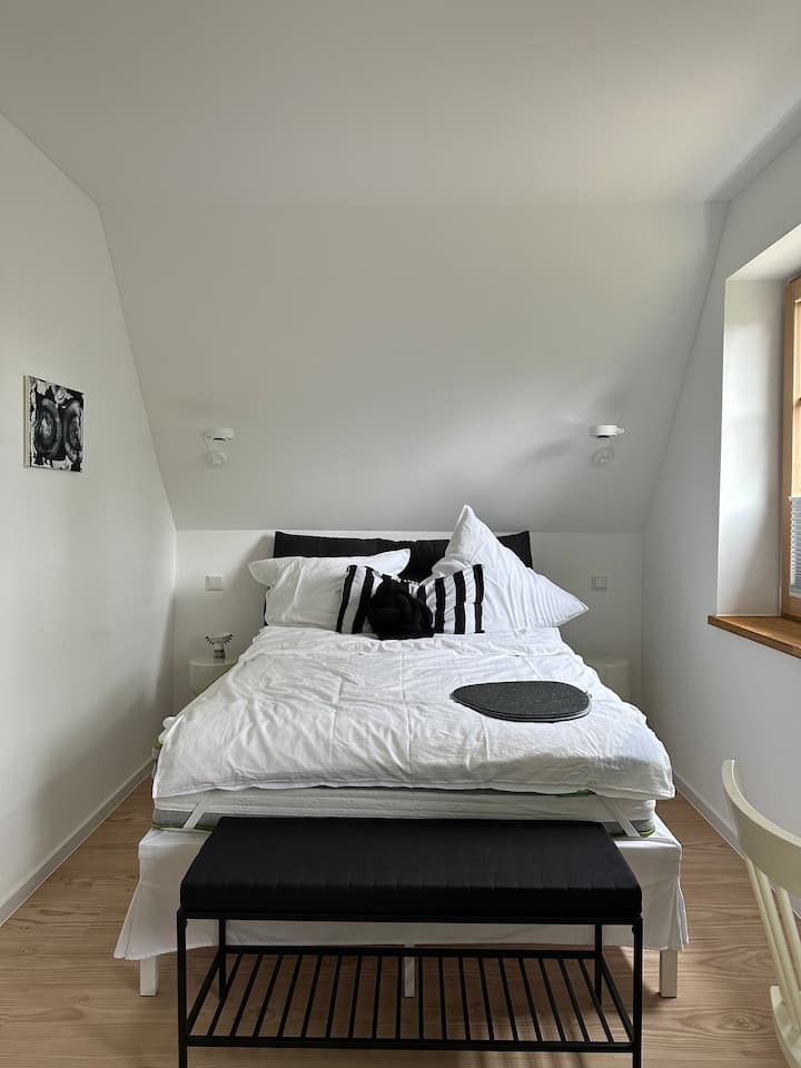 „Little Black Beauty“berg & Tal
- Minihotel - Bremen