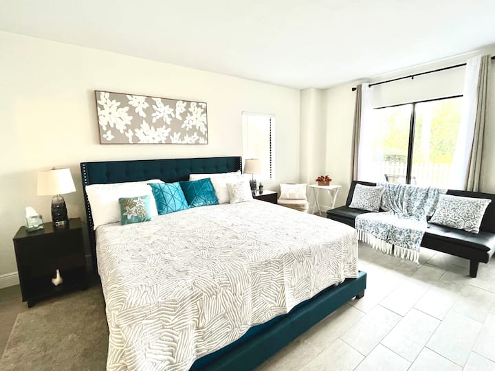 Luxury King Bed Studio Near Universal - Orlando