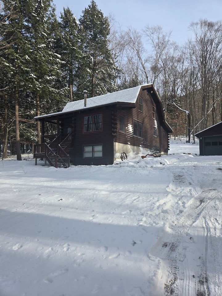Ice Fishing Cabin Near Lake George And Buck Mtn - Lake George, NY