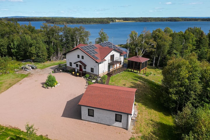 Redbird Lake House On Bras D'or - Cape Breton Island