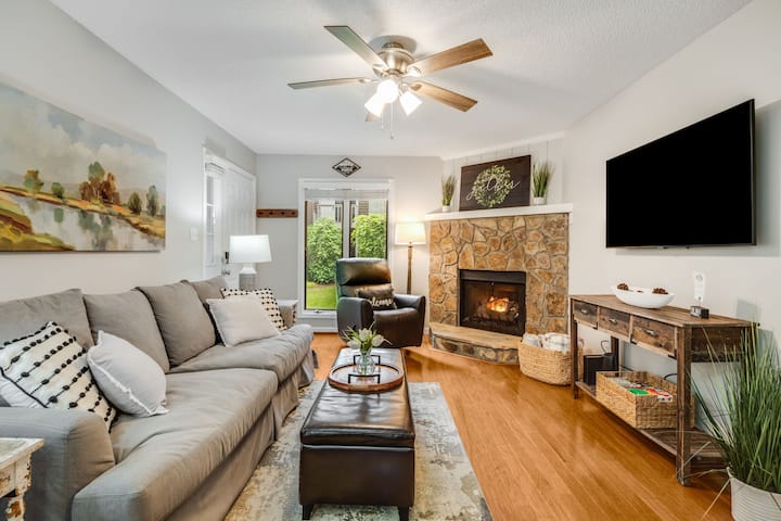 Cozy 1st Floor, Walk To Main, Fireplace, King Beds - Blowing Rock, NC