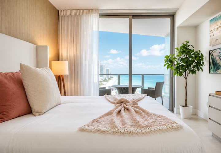 Lyfe 2112 · Bright Corner Unit By The Ocean @Lyfe - Hollywood, FL