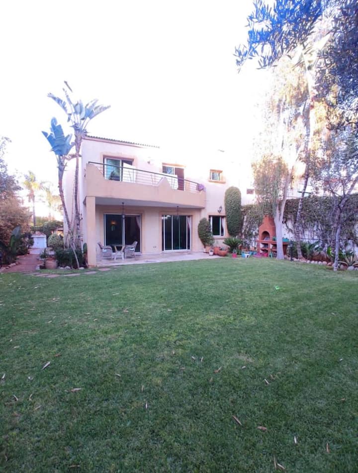 Luxueuse Villa Avec Grand Jardin - Casablanca