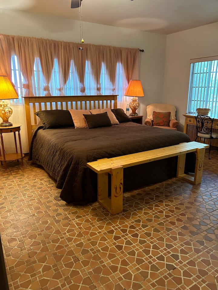 Large Master Suite, & Bathroom - Winter Haven