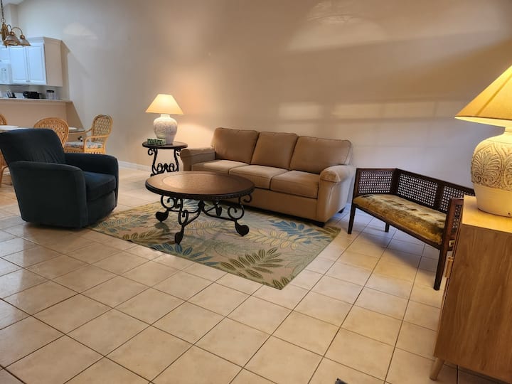 Sleek, Quiet Master Bedroom #3 With Top Amenities - Palm Coast, FL