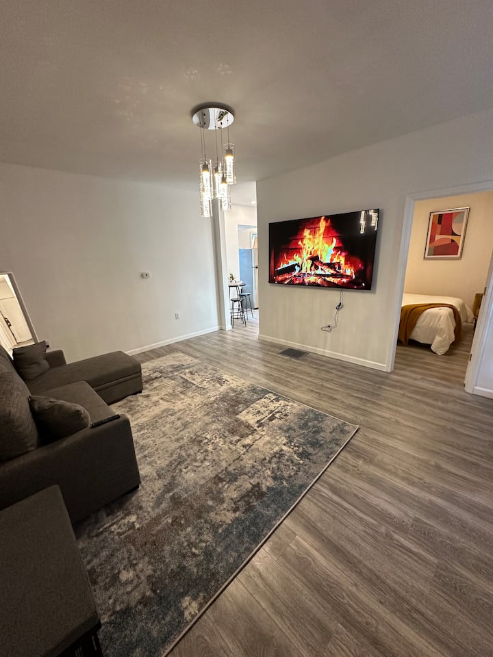 Private Duplex In Central Toledo - Toledo, OH