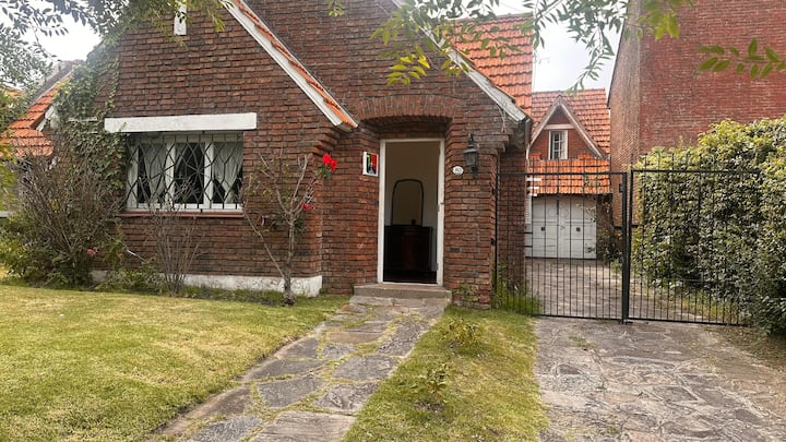 Casa En Ubicación Privilegiada Ideal Para Jóvenes. - Mar del Plata