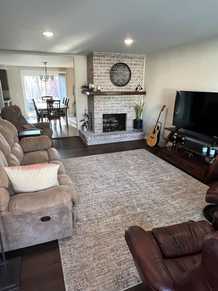 Packerplex - Hobart, WI