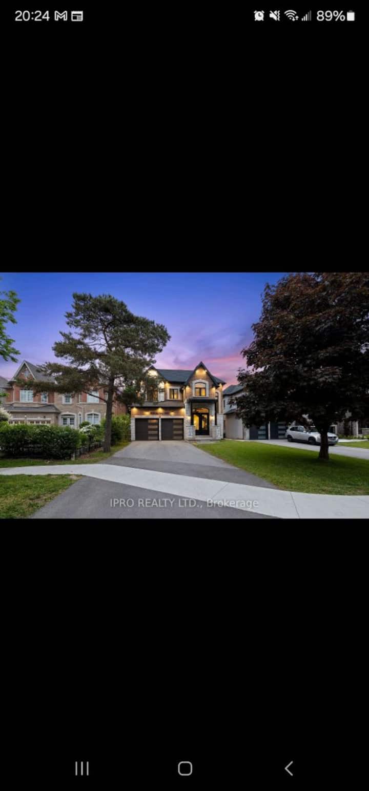Exquisite Residence By The Lake - Burlington