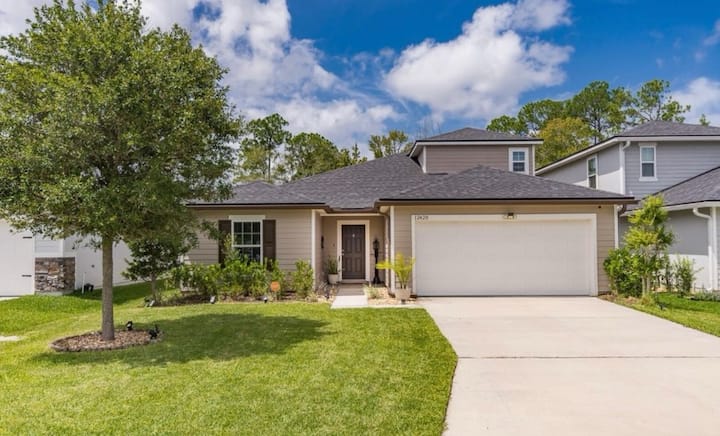 Spacious 4br-3b
Rivercity -Jax Airport-beach- Work - Jacksonville, FL