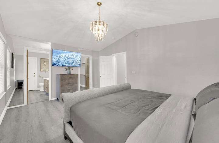 Cozy Master Bedroom Near Strip - Nevada