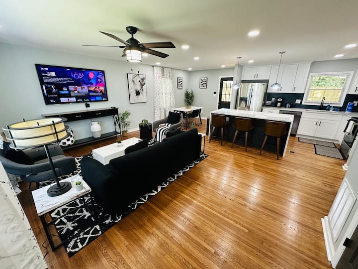 East Atlanta 4 Bed 3 Bath Modern Family House - Decatur, GA