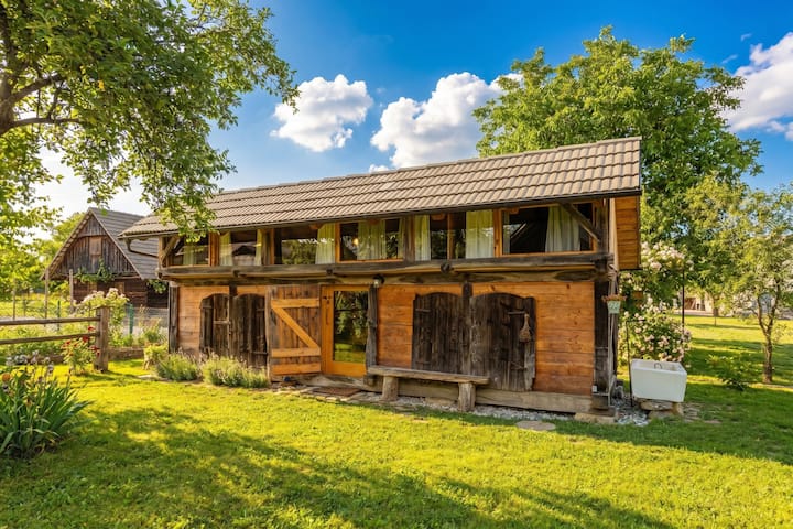 The Old Barn Near Kolpa River - By Happy Rentals - Gradac