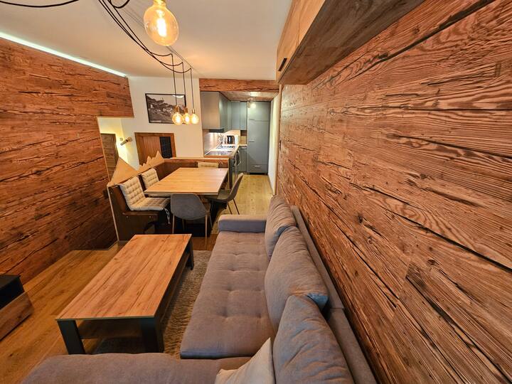 Charmant Appartement Rénové Au Calme - Grimentz