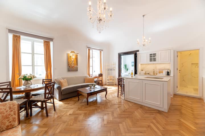 Historic Center Apt On Krizevniska St Freeparking - Lubiana