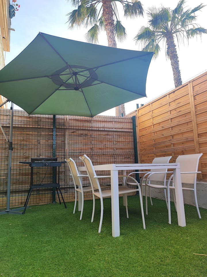 T1 - Bord De Mer -
Lolydad - Sanary-sur-Mer