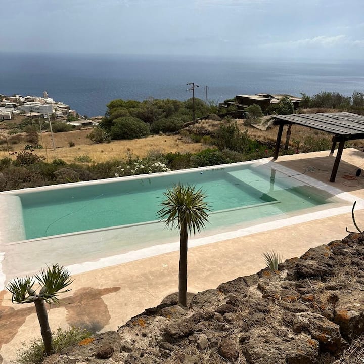Frontex Villa: Garden Oasis With Sea View & Pool - Pantelleria
