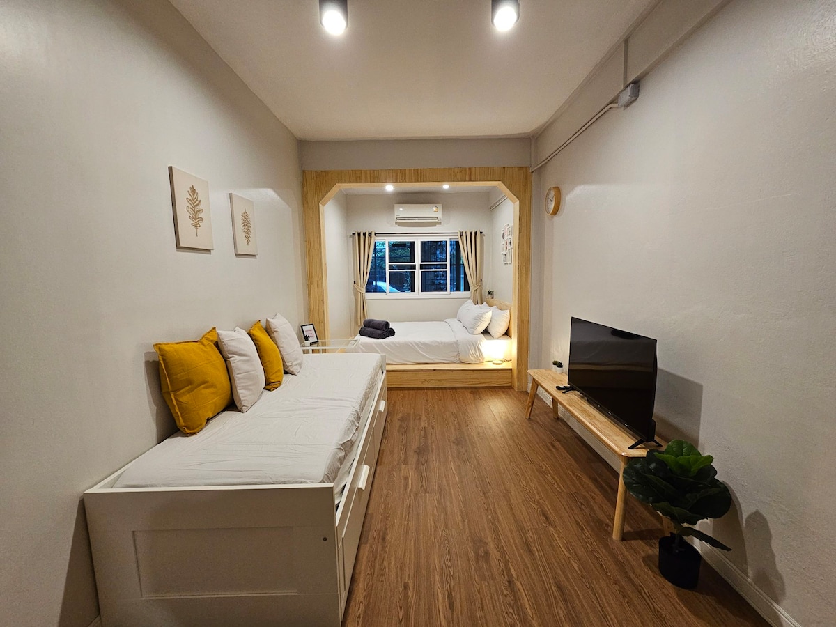 Room for 4 @ Phayathai/Pratunam/400 meters to BTS - Townhouses for Rent ...