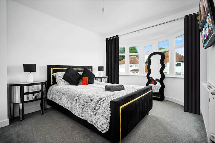 “The Rock” Elegant 4 Bedroom House Close To Nec - Birmingham