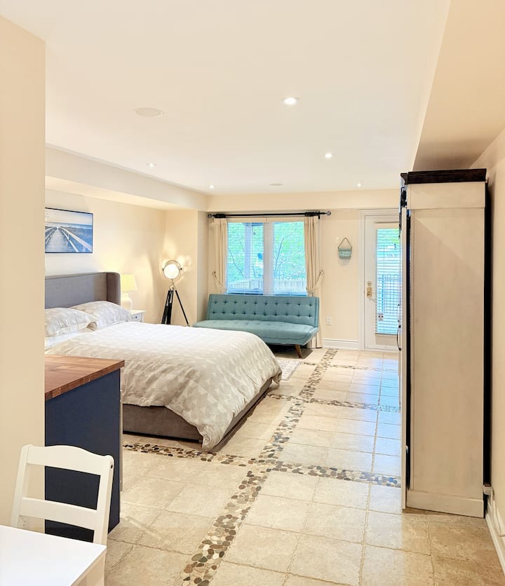 Stunning Beachfront Escape - Toronto