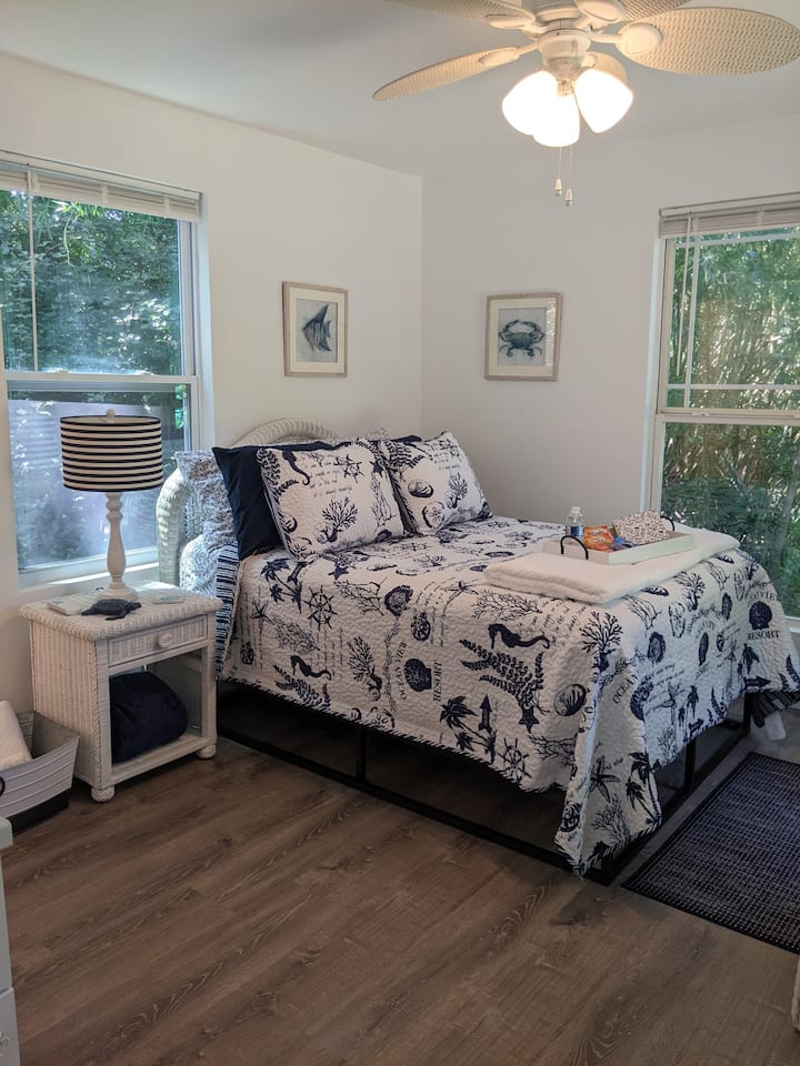 57 Steps To The Cozy Coastal Cottage - Wilmington Island, GA