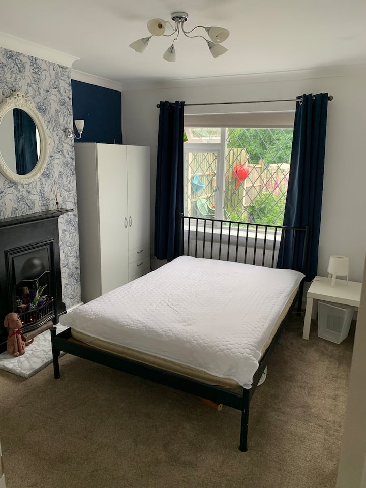 Spacious Double Room - Leeds